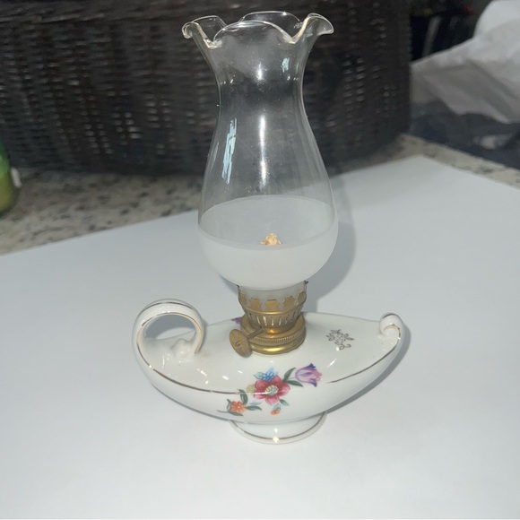 Tilso | Accents | Vintage 8 Mini Aladdin Oil Lampjapan White Porcelain ...